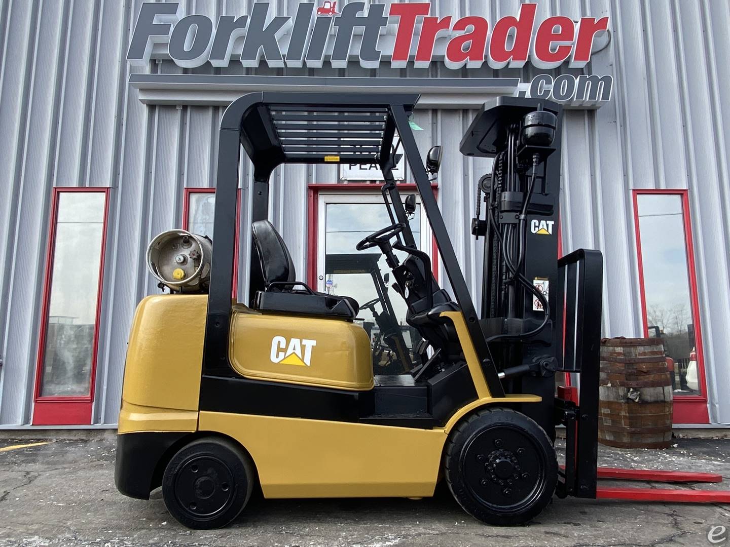 2005 LP Gas Cat GC25K Cushion Tire 4 Wheel Sit Down (Indoor Warehouse)