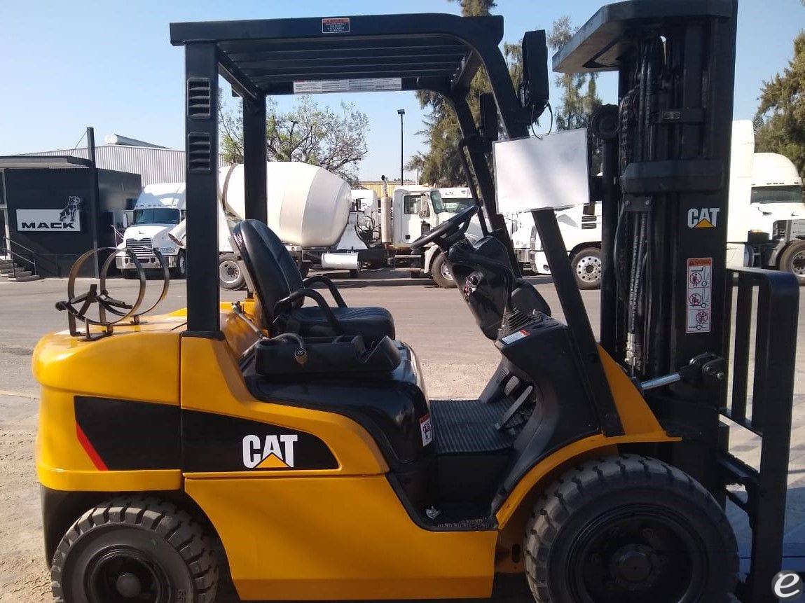 2018 LP Gas Cat Pneumatic Tire 4 Wheel Sit Down | Eliftruck