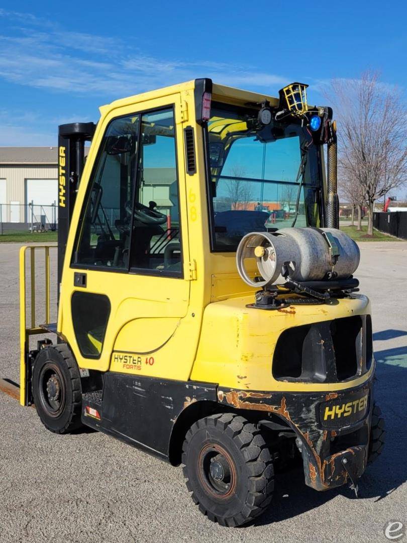 2017 LP Gas Hyster H40FT Pneumatic Tire 4 Wheel Sit Down