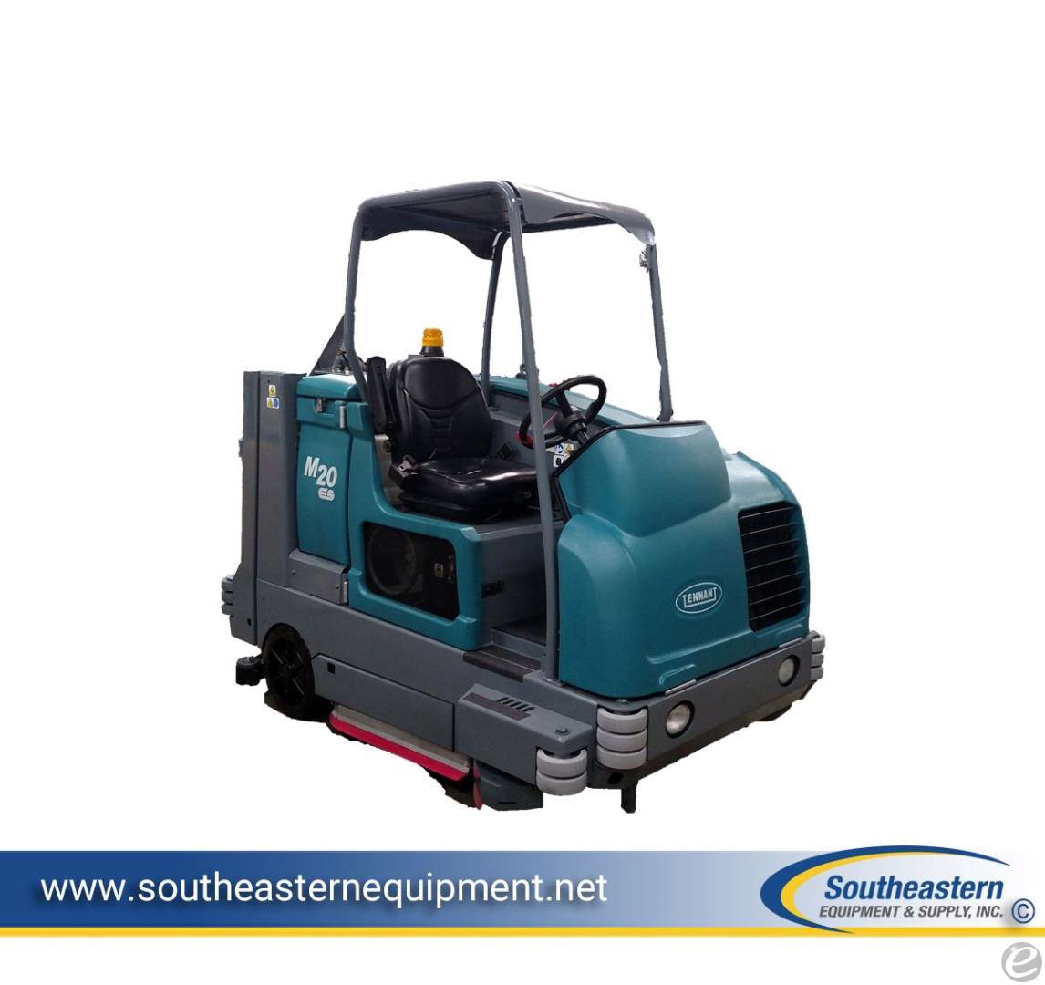 LP Gas Tennant M20 Rider Sweeper/Scrubbers