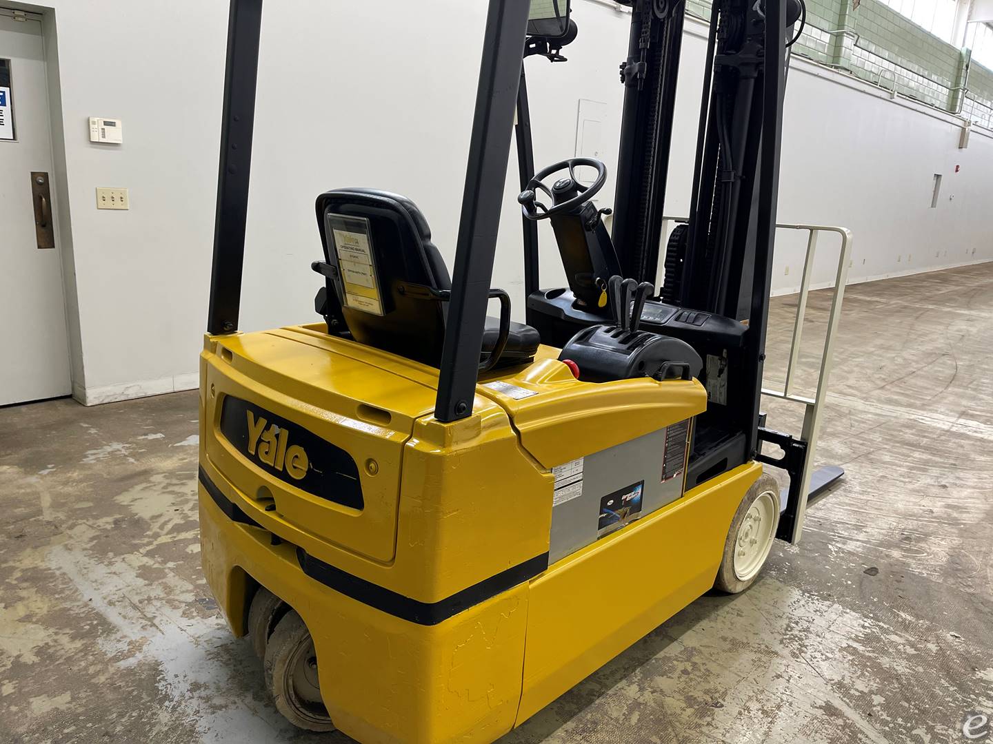 2009 Electric Yale ERP040 Electric 3 Wheel Sit Down