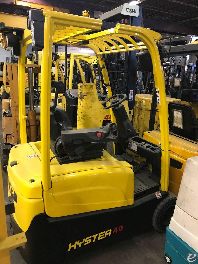 2014 Electric Hyster Electric 3 Wheel Sit Down | Eliftruck