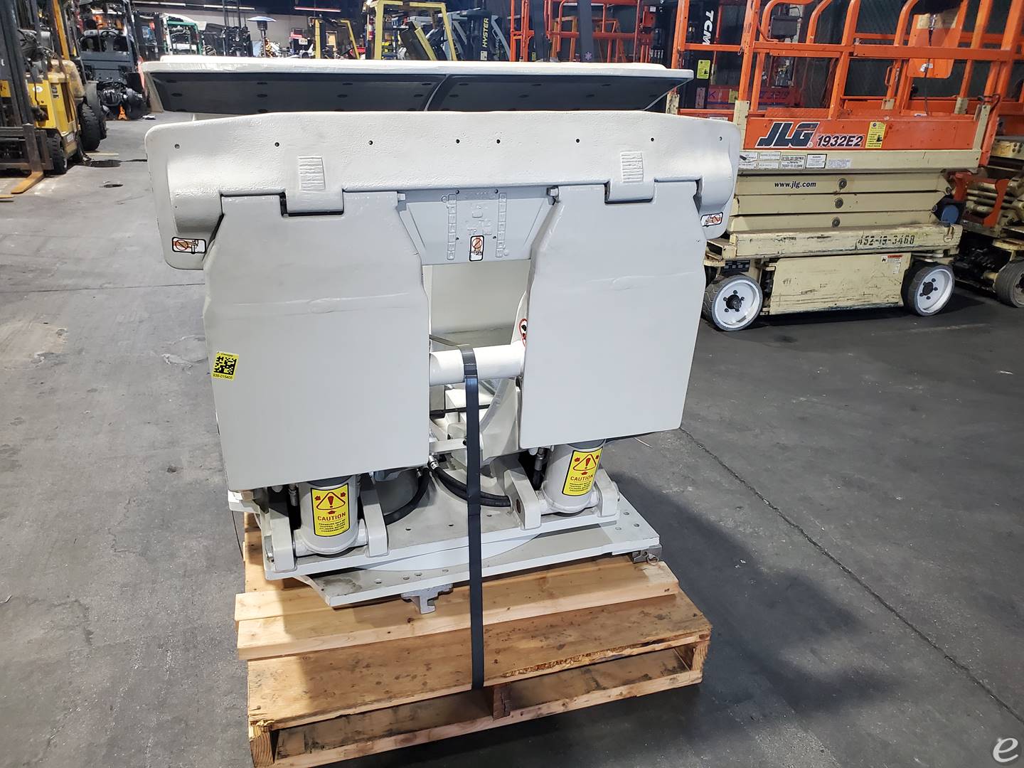 2014 Cascade 77F-RCP-423 Paper Roll Clamps