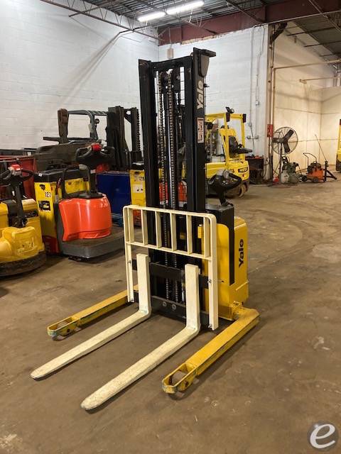 2018 Electric Yale MSW025 Electric Walkie Straddle Stacker