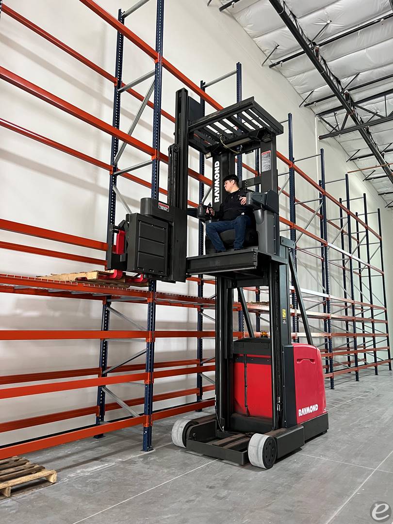 2011 Electric Raymond Electric Man Up Swing Reach Turret | Eliftruck