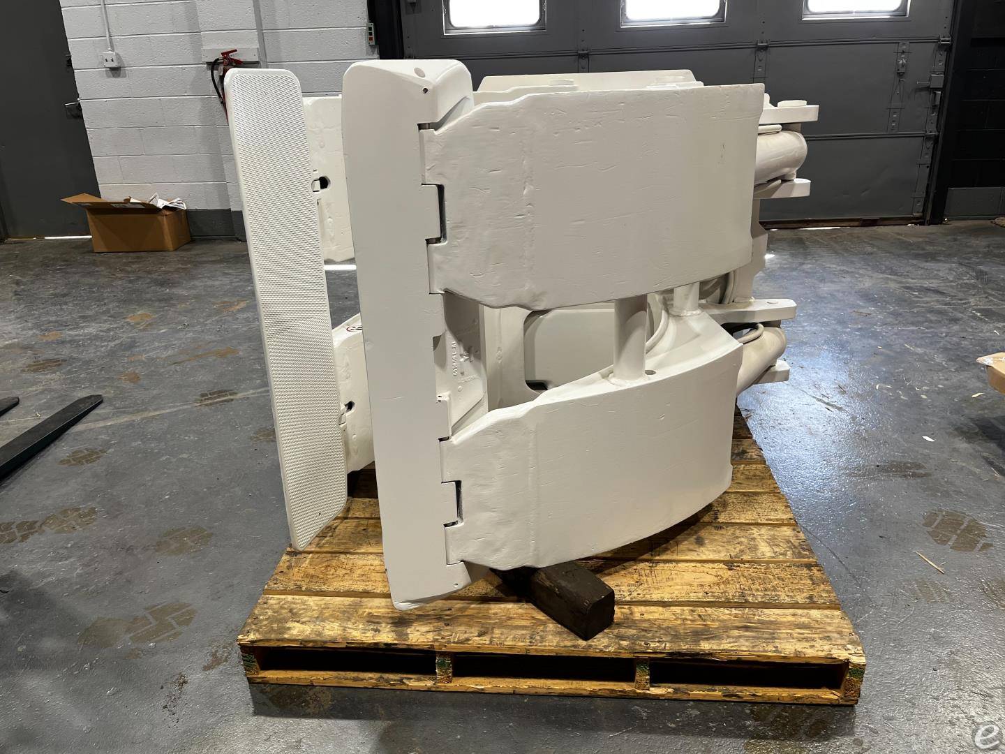 Cascade Paper Roll Clamps | Eliftruck