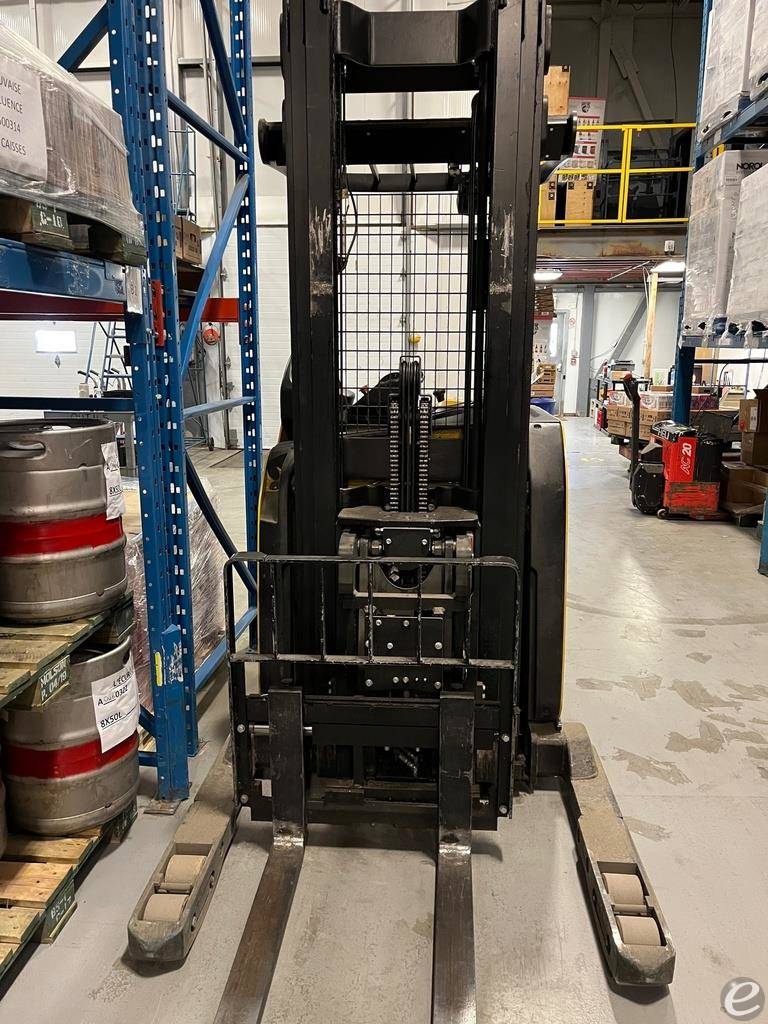 2016 Electric Yale NDR035EB Electric Narrow Aisle Double Reach