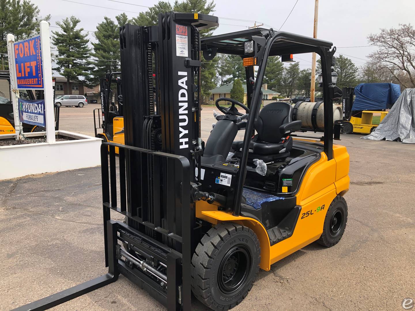 2023 LP Gas Hyundai 25L-9A Pneumatic Tire 4 Wheel Sit Down