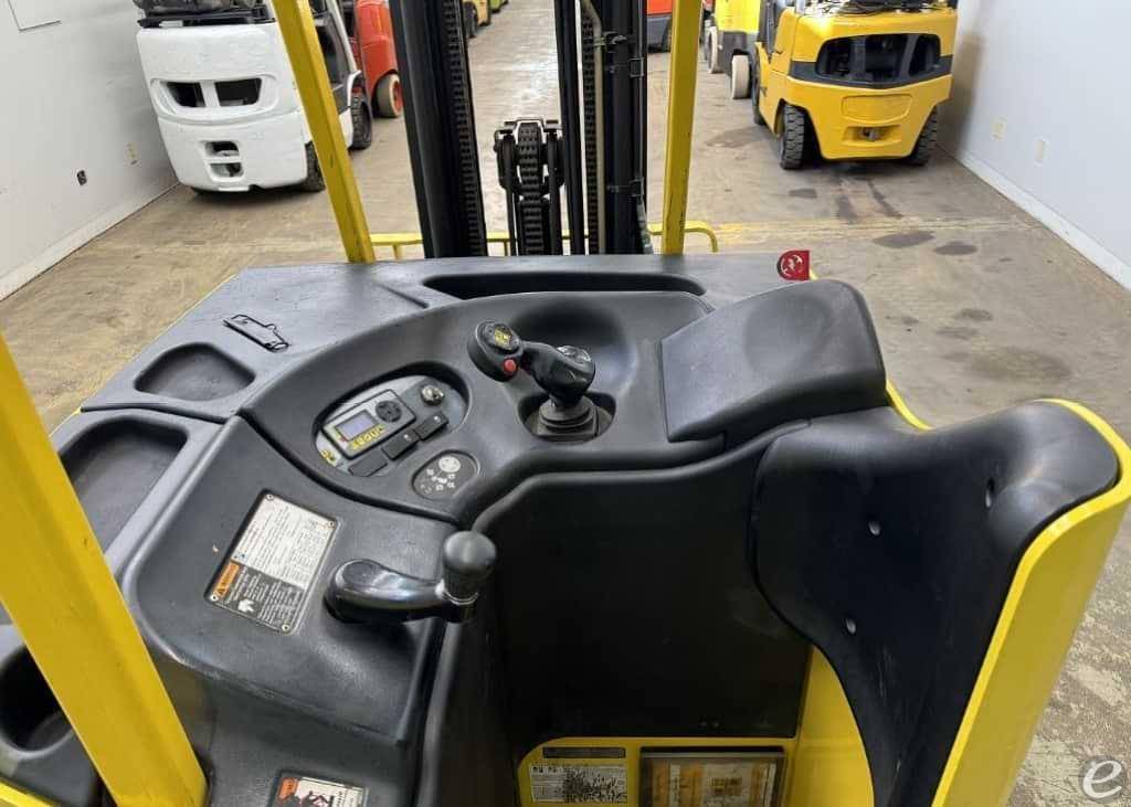 2014 Electric Hyster E40HSD2-21 Electric Stand Up End Control (Docker)