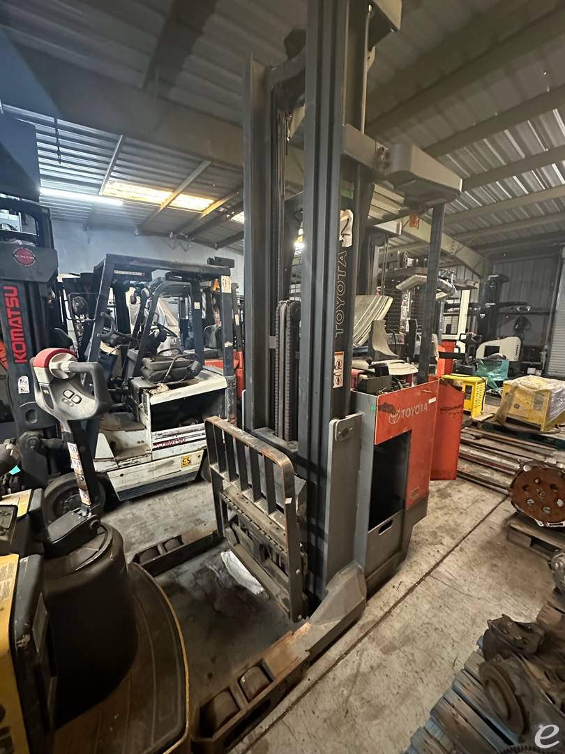 2005 Electric Toyota Reach Trucks 7BRU18 - 123Forklift