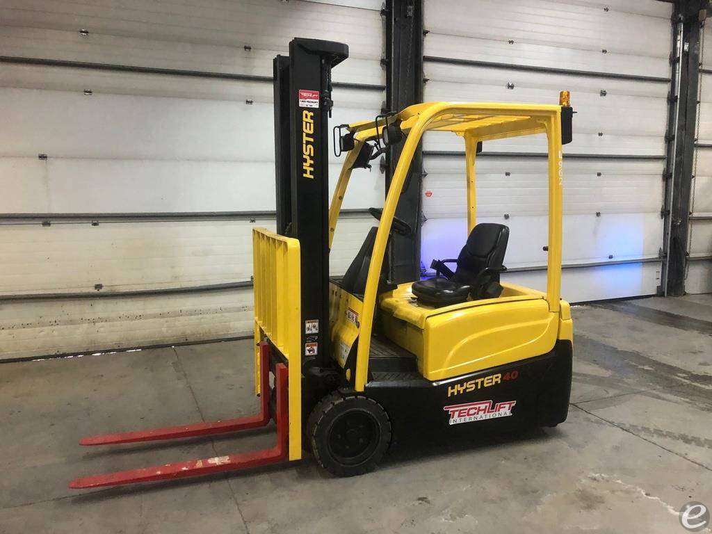 2015 Electric Hyster J40XNT Electric 3 Wheel Sit Down