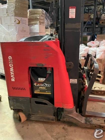 2018 Electric Raymond 720-R35TT Electric Narrow Aisle Single Reach