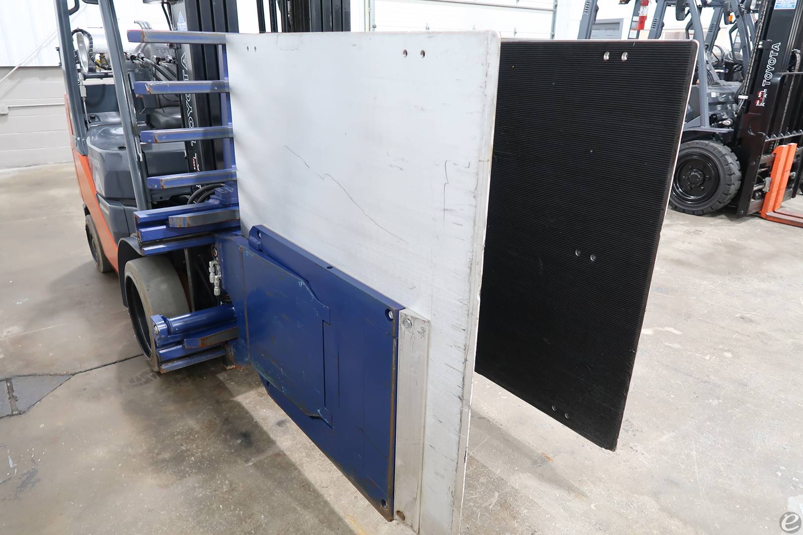 2017 Rightline LC35H-B5-3A Carton Clamps