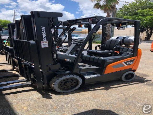 2020 LP Gas Doosan GC25S-9 Cushion Tire 4 Wheel Sit Down (Indoor Warehouse)