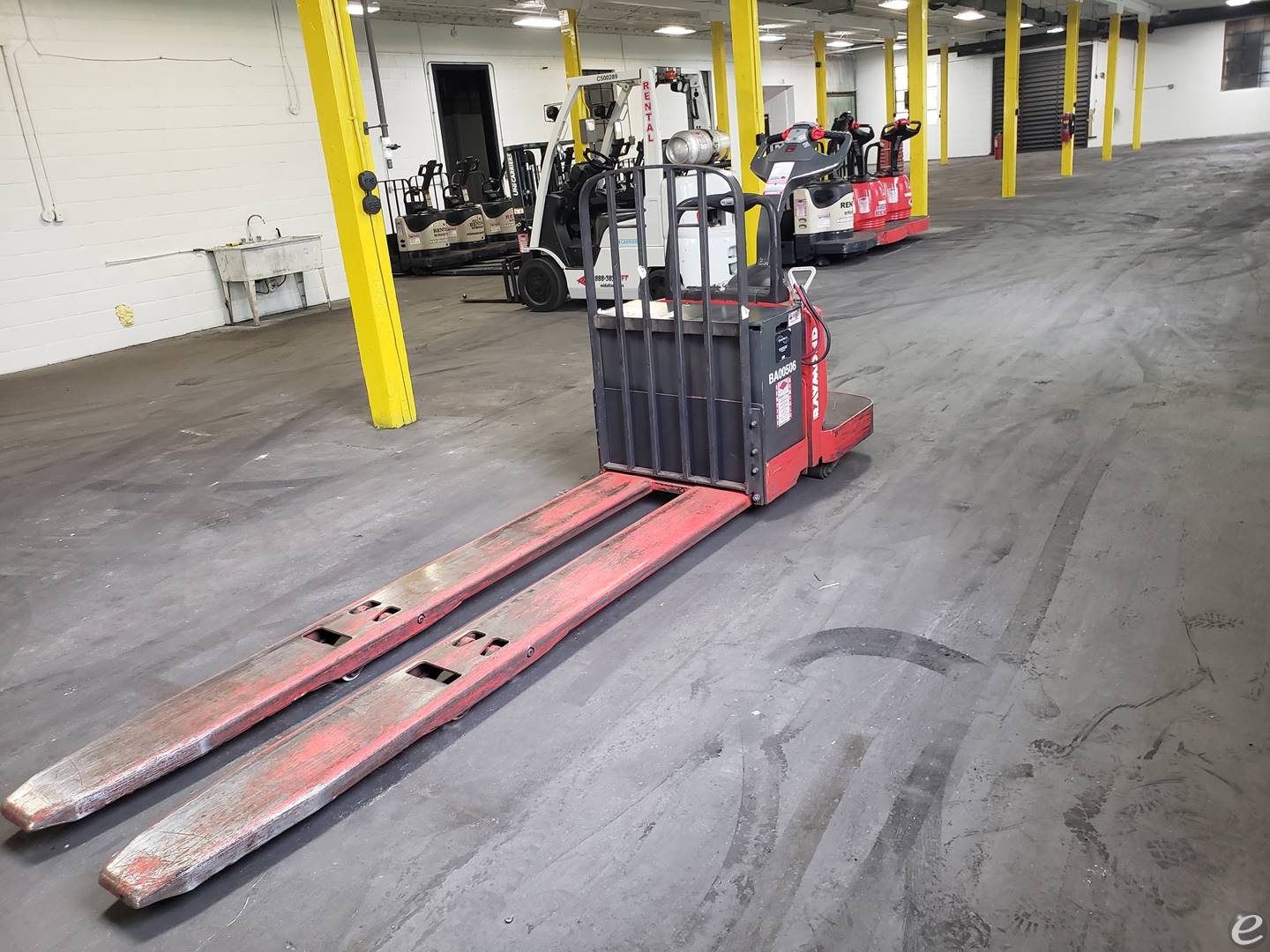 2006 Electric Raymond Electric Walkie/Rider Pallet Jack | Eliftruck