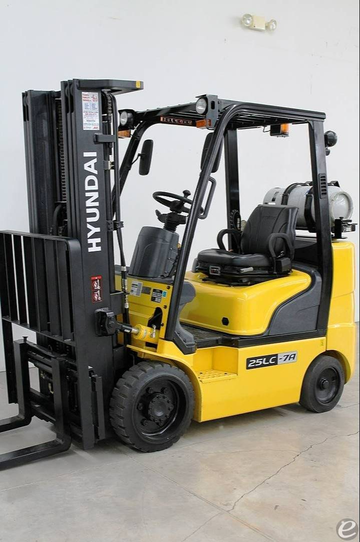 2013 LP Gas Hyundai 25LC-7A Cushion Tire 4 Wheel Sit Down (Indoor ...