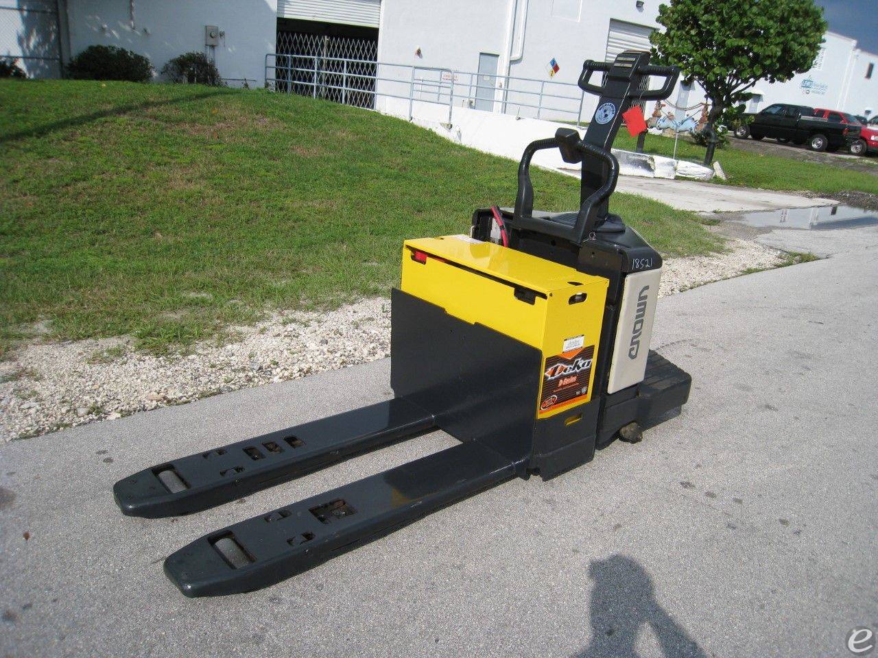 Electric Crown PE4000-60 Electric Walkie/Rider Pallet Jack