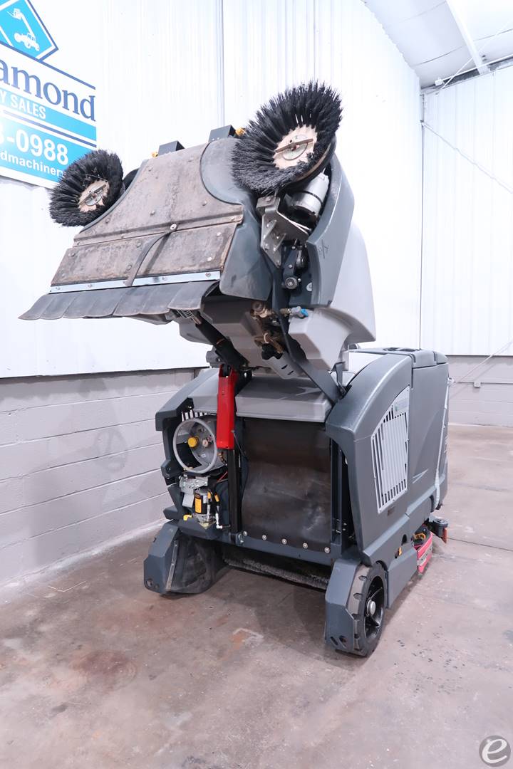 2014 LP Gas Advance Rider Sweeper/Scrubbers | Eliftruck