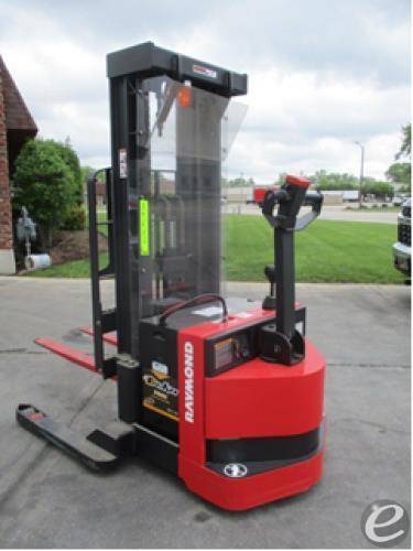 2021 Electric Raymond Electric Walkie Straddle Stacker Reach | Eliftruck