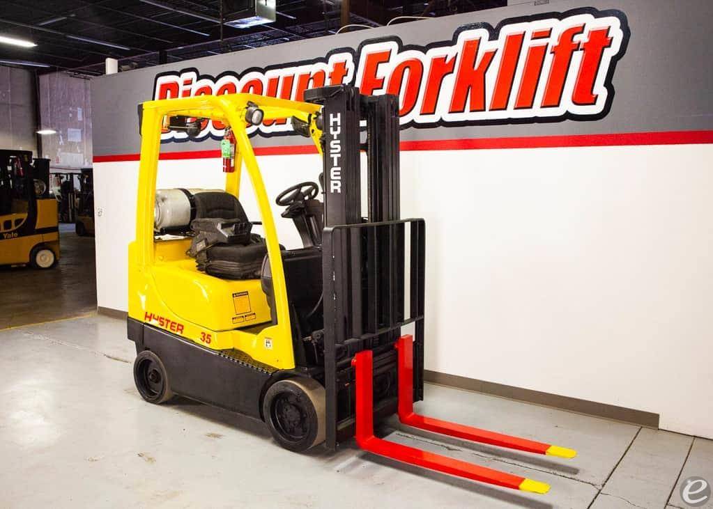 2014 LP Gas Hyster S35FT Cushion Tire 4 Wheel Sit Down (Indoor Warehouse)