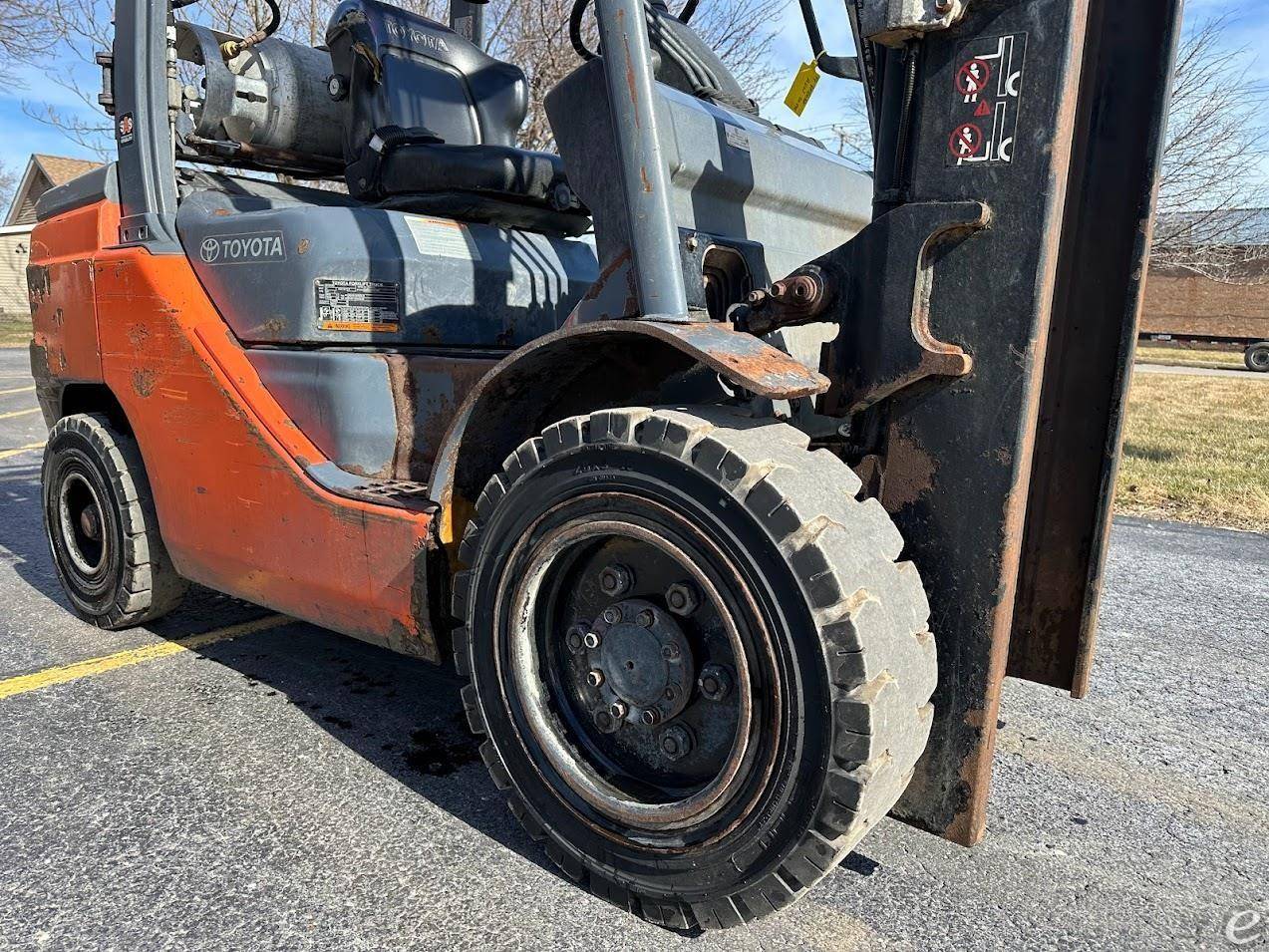 2011 LP Gas Toyota Sit Down Rider 8FGU30 - 123Forklift