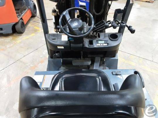 Electric Toyota 8FBCHU25 Cushion Tire 4 Wheel Sit Down (Indoor Warehouse)