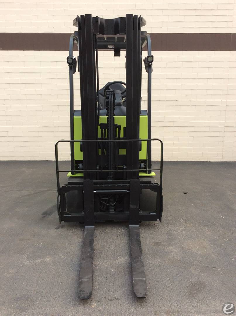 2008 Electric Clark TMX-25 Electric 3 Wheel Sit Down