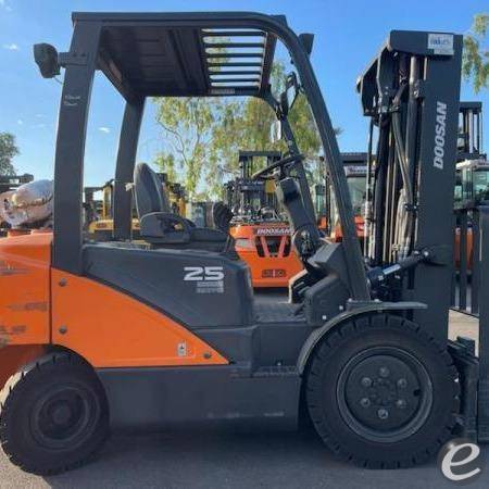 2021 LP Gas Doosan G25N-7 Pneumatic Tire 4 Wheel Sit Down