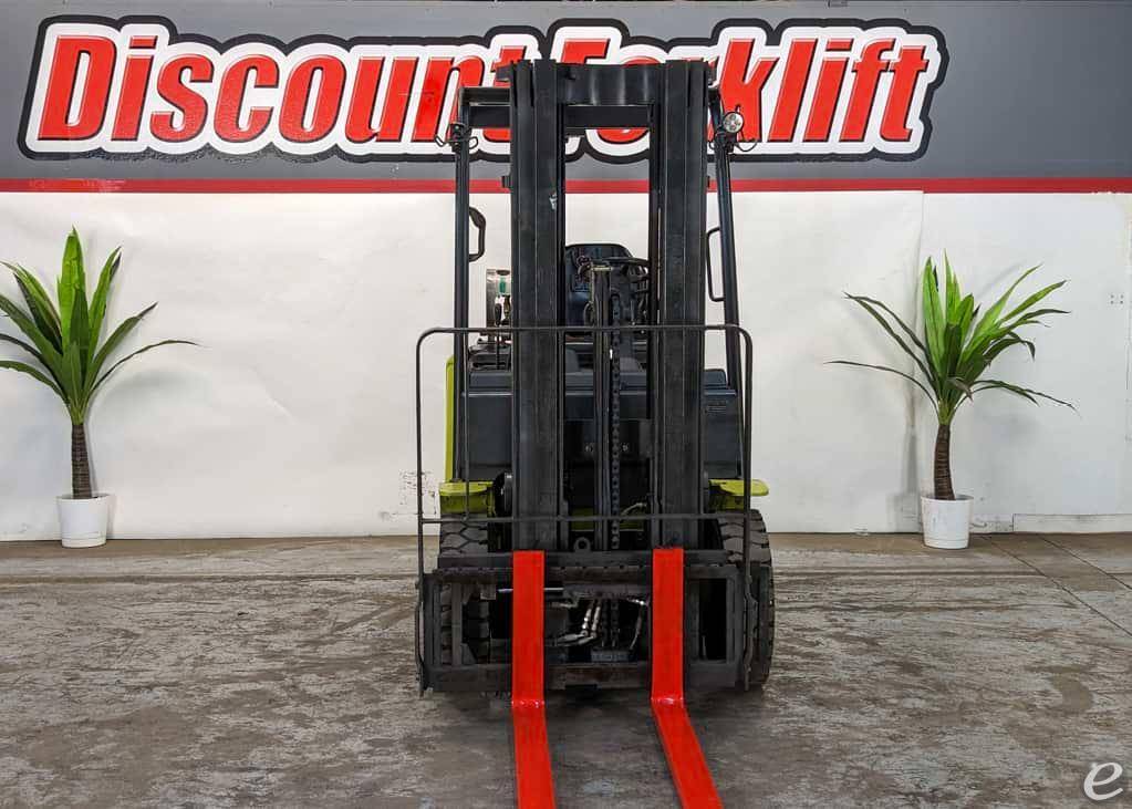 2018 LP Gas Clark S25L Pneumatic Tire 4 Wheel Sit Down