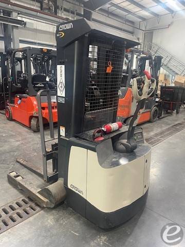 2012 Electric Crown Electric Walkie Straddle Stacker Reach | Eliftruck
