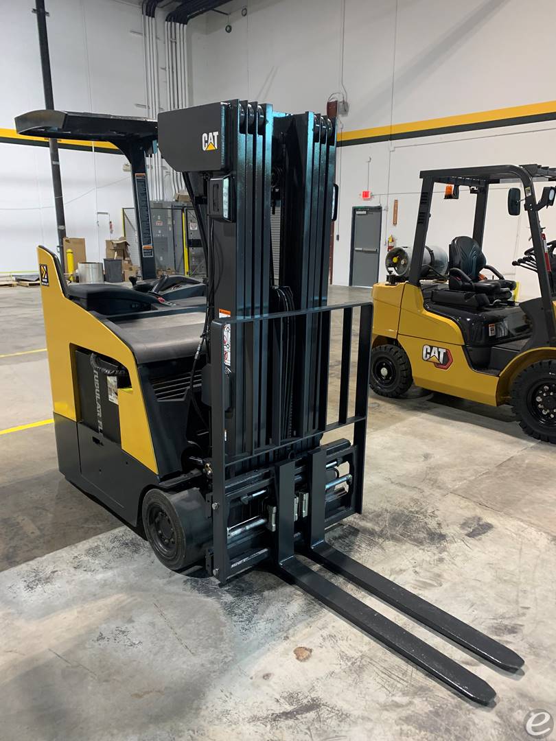 2019 Electric Cat Electric Stand Up End Control (Docker) | Eliftruck