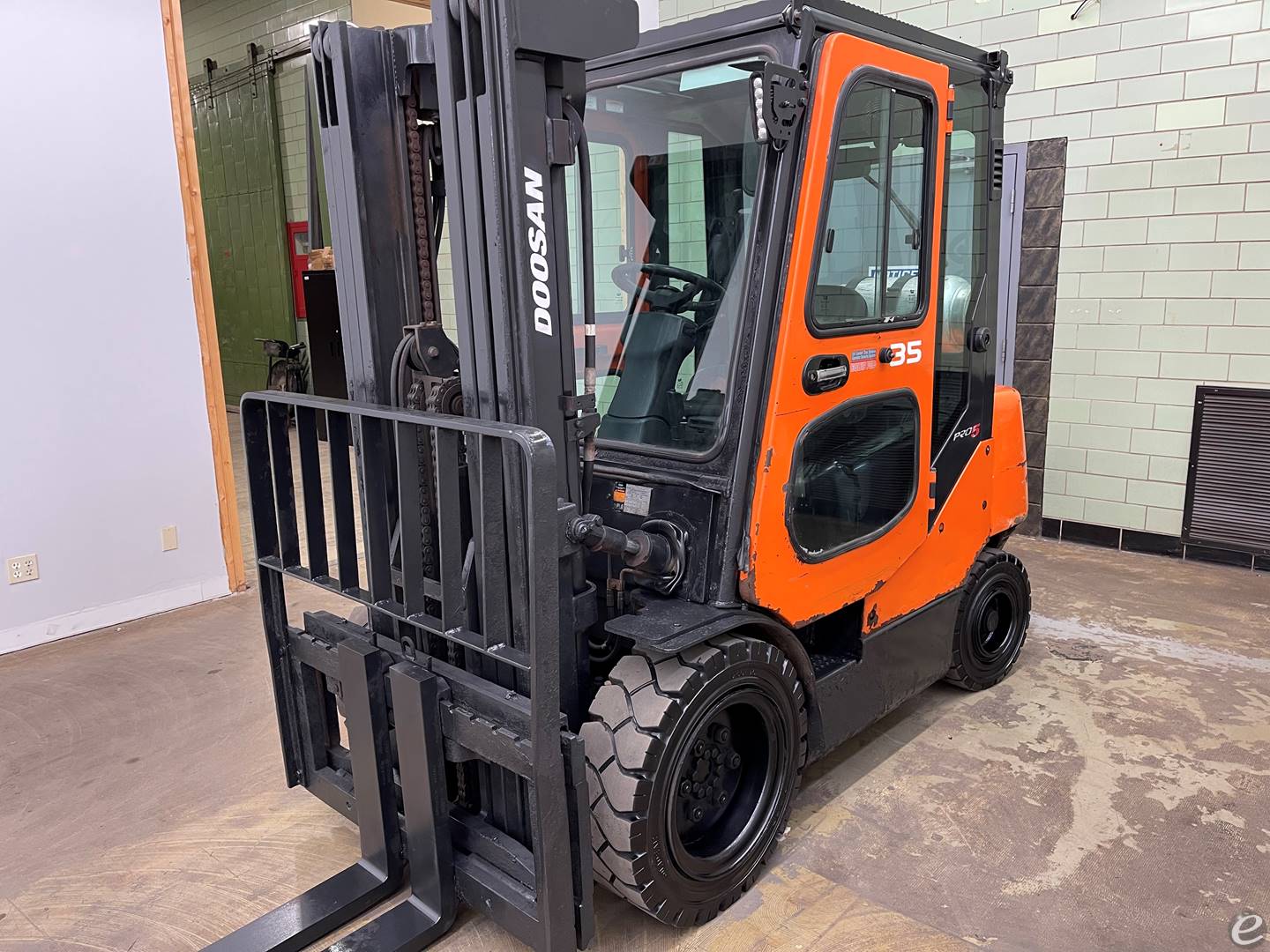 2017 LP Gas Doosan G35C-5 Pneumatic Tire 4 Wheel Sit Down