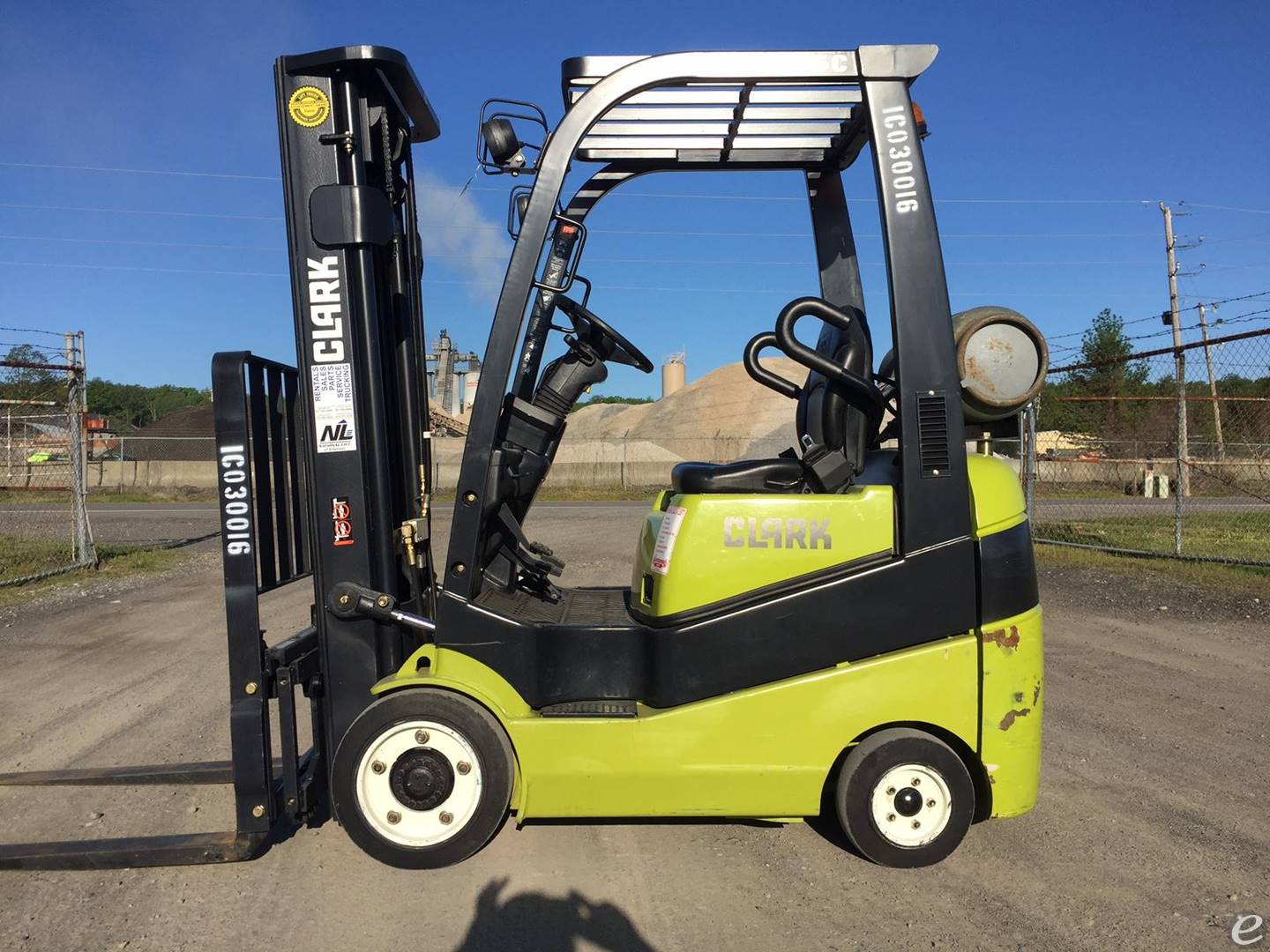 2013 LP Gas Clark C15C Cushion Tire 4 Wheel Sit Down (Indoor Warehouse)