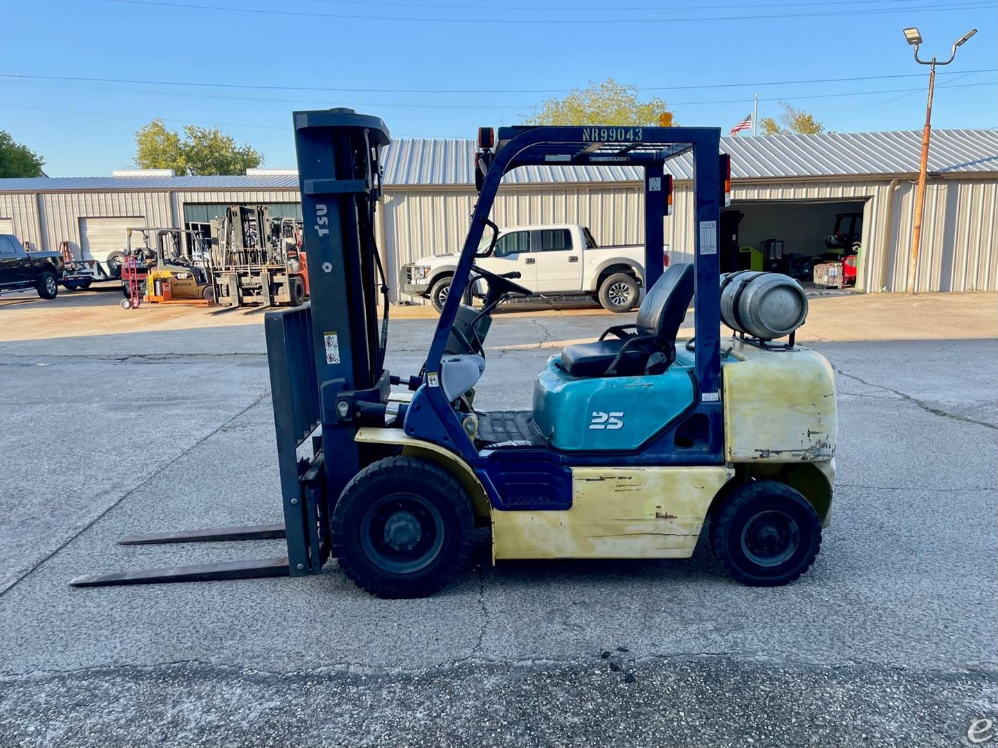 1998 LP Gas Komatsu Pneumatic Tire 4 Wheel Sit Down | Eliftruck