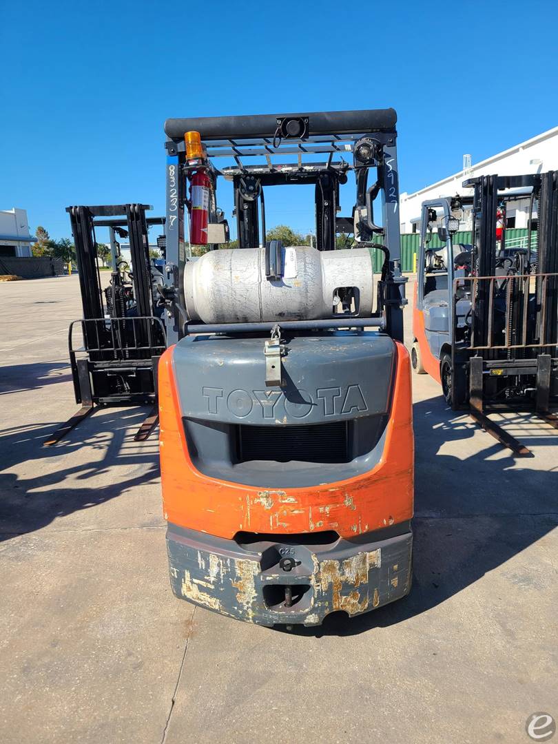2017 LP Gas Toyota Sit Down Rider 8FGCU25 - 123Forklift
