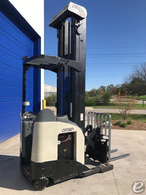 2007 Electric Crown RR5220-45 Electric Narrow Aisle Single Reach