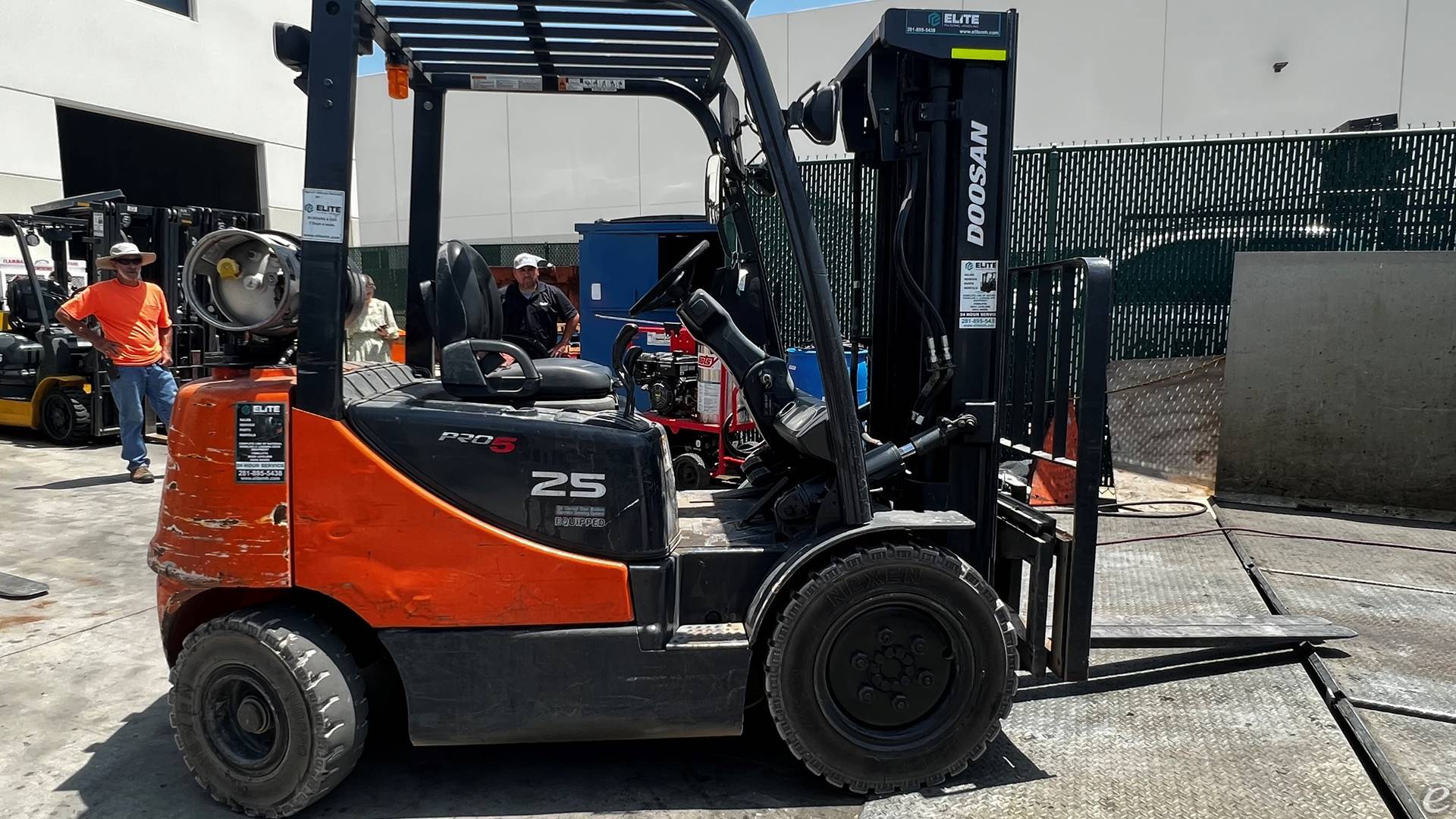2012 LP Gas Daewoo Sit Down Rider G25E-5 - 123Forklift