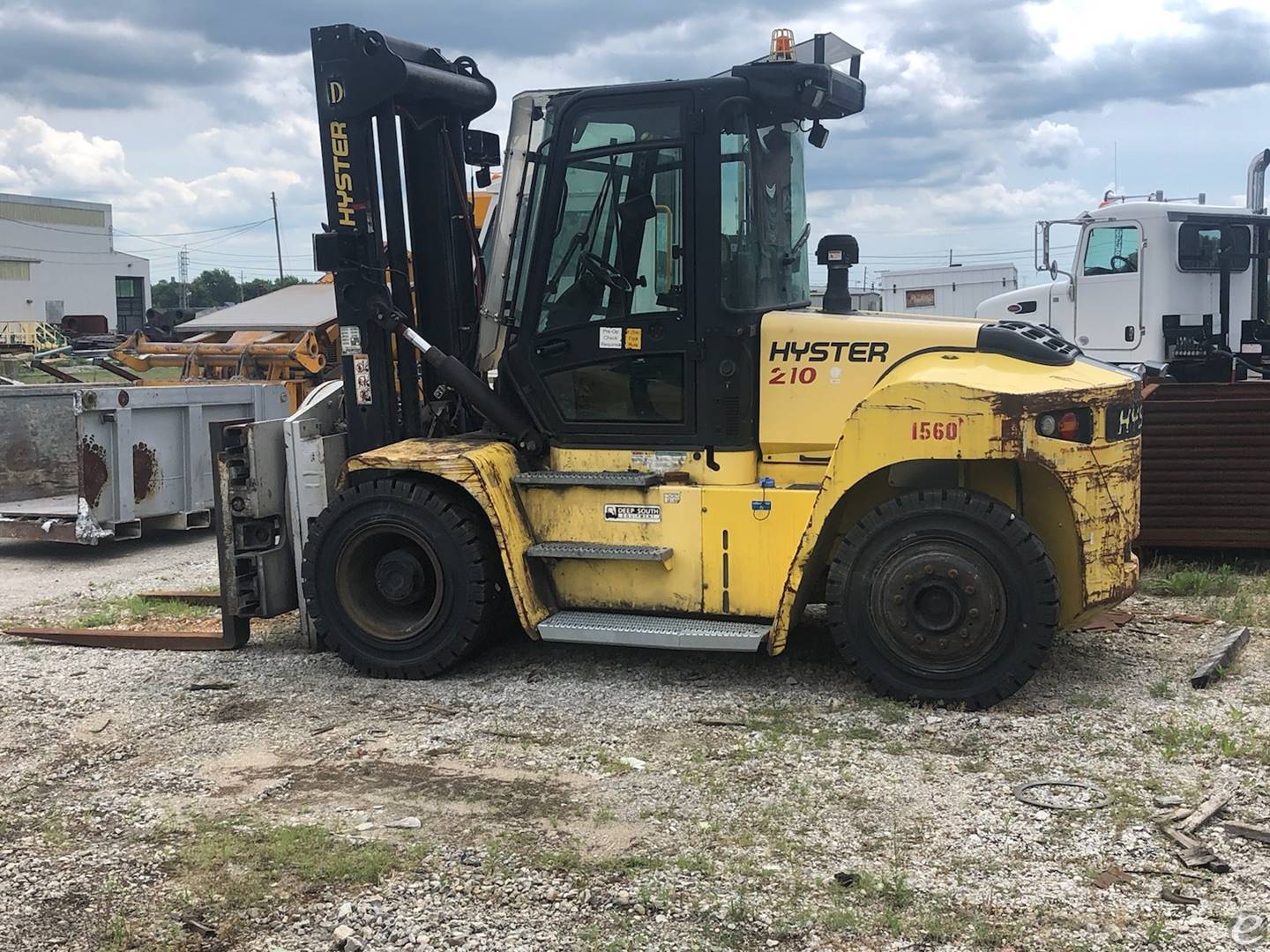 2015 Diesel Hyster Pneumatic Tire 4 Wheel Sit Down | Eliftruck