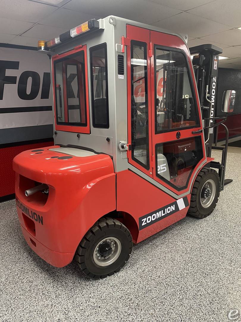2022 Diesel Zoomlion FD25 Pneumatic Tire 4 Wheel Sit Down
