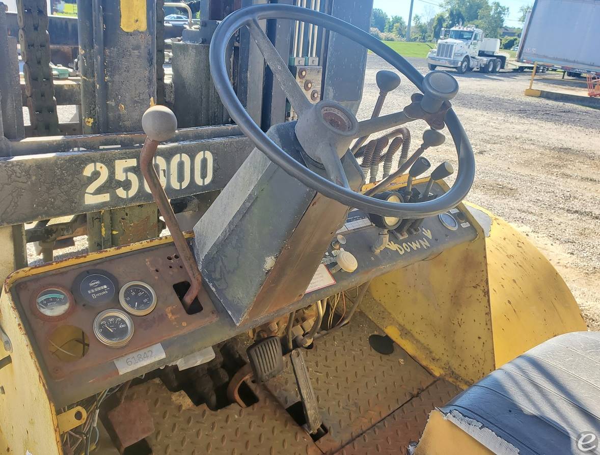 1983 Diesel Hyster H350B Pneumatic Tire 4 Wheel Sit Down