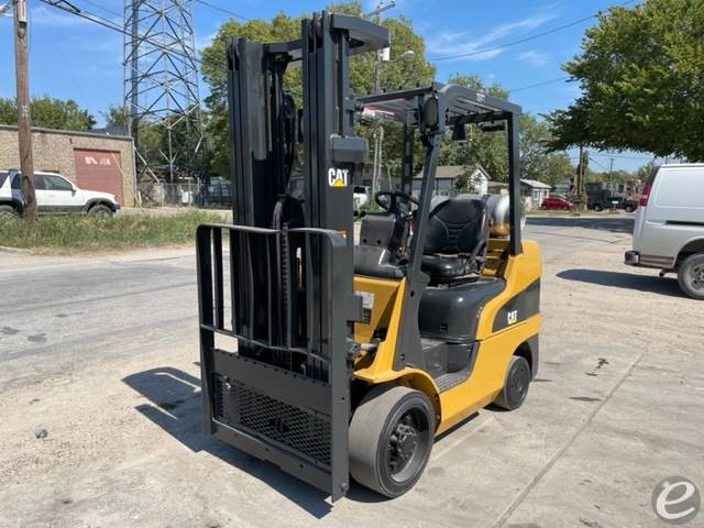 2016 LP Gas Cat 2C6000 Cushion Tire 4 Wheel Sit Down (Indoor Warehouse)