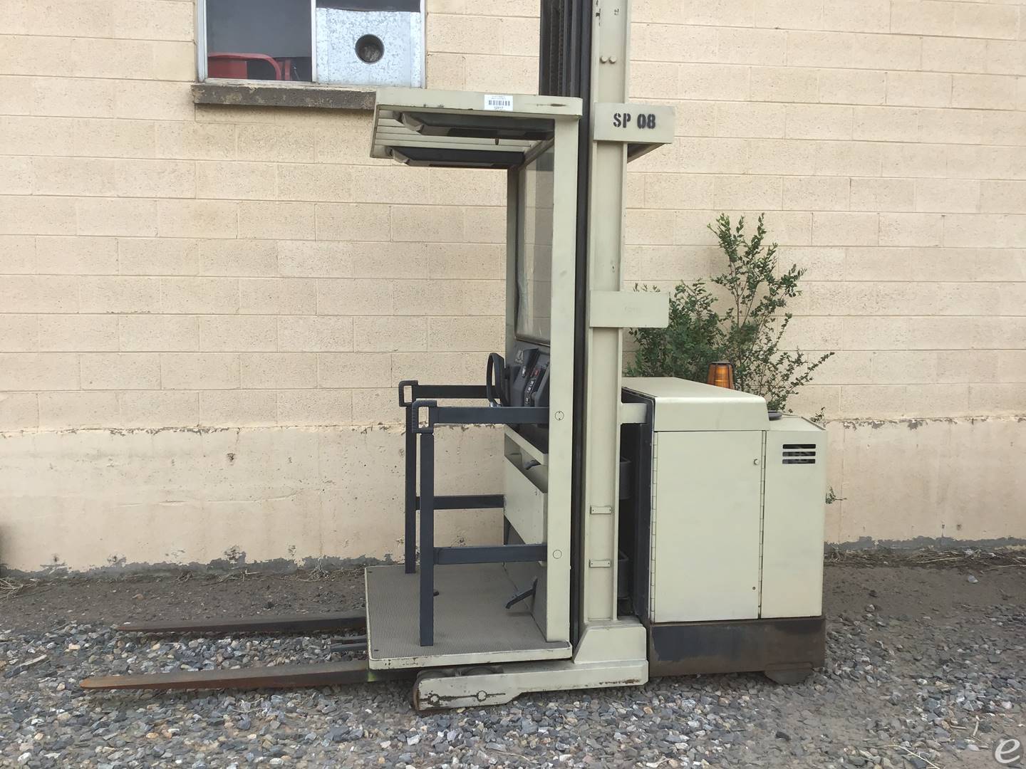 1994 Electric Crown Electric Order Picker | Eliftruck