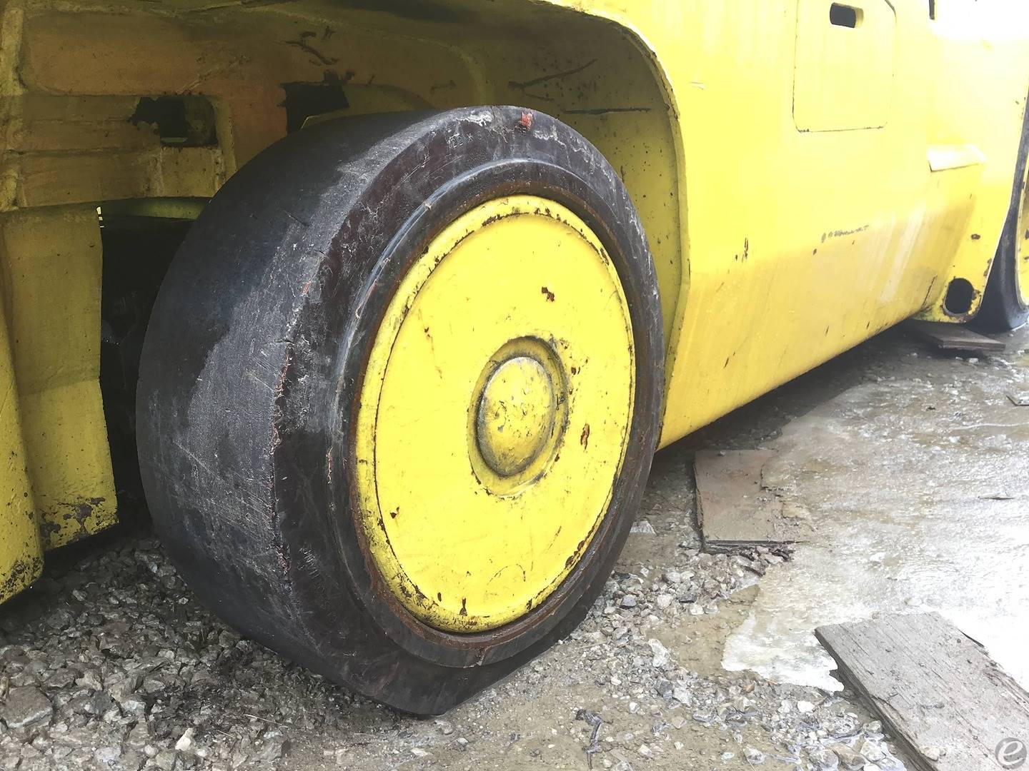 2008 LP Gas Hoist Liftruck F220 Cushion Tire 4 Wheel Sit Down (Indoor ...