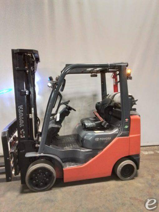 2015 LP Gas Toyota 8FGU25 Pneumatic Tire 4 Wheel Sit Down