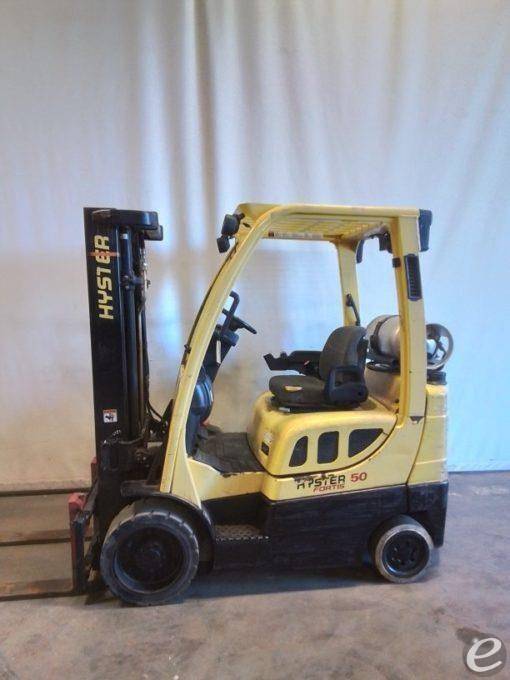 2006 LP Gas Hyster S50FT Cushion Tire 4 Wheel Sit Down (Indoor Warehouse)