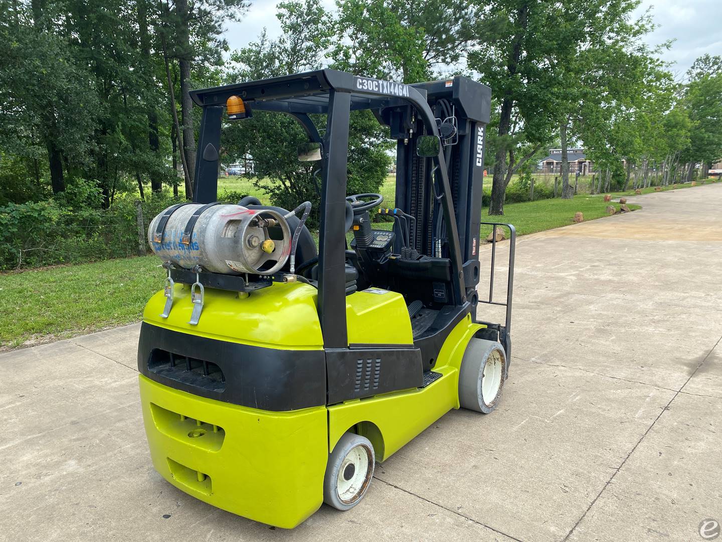 2015 LP Gas Clark C30CL Cushion Tire 4 Wheel Sit Down (Indoor Warehouse)