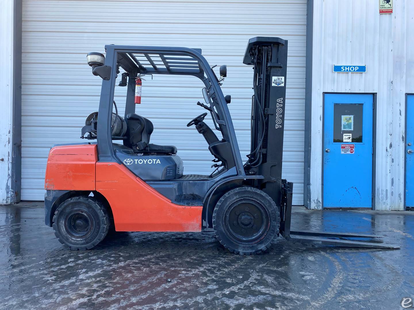 LP Gas Toyota 8FGU30 Pneumatic Tire 4 Wheel Sit Down