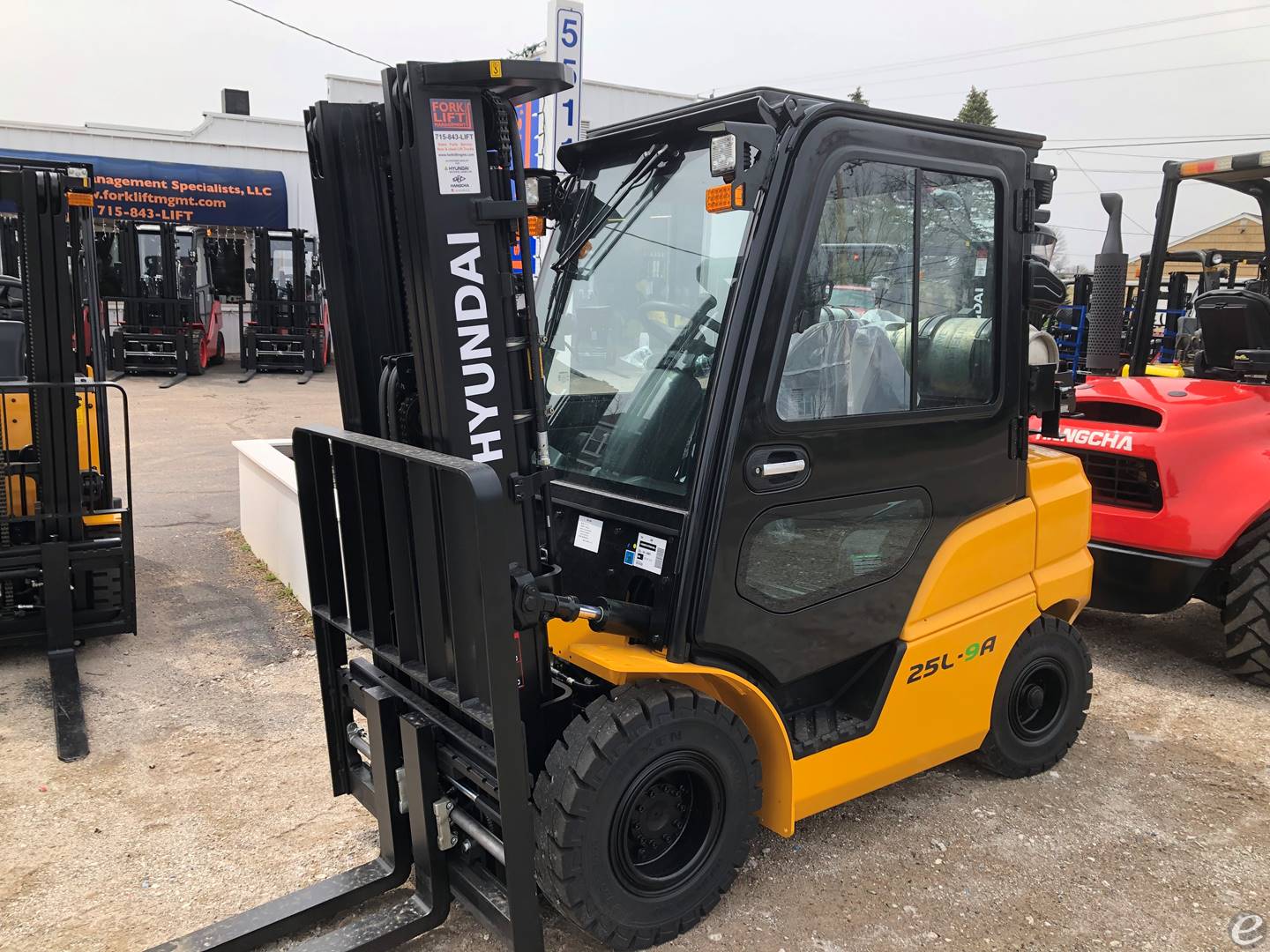 2023 LP Gas Hyundai 25L-9A CAB Pneumatic Tire 4 Wheel Sit Down