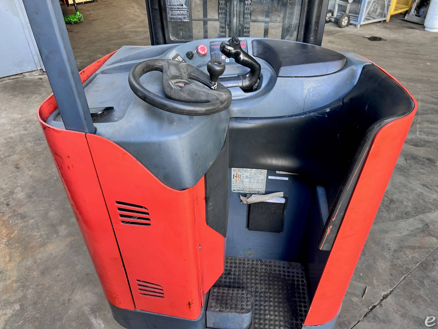 2013 Electric Toyota 8BRU18 Electric Narrow Aisle Single Reach