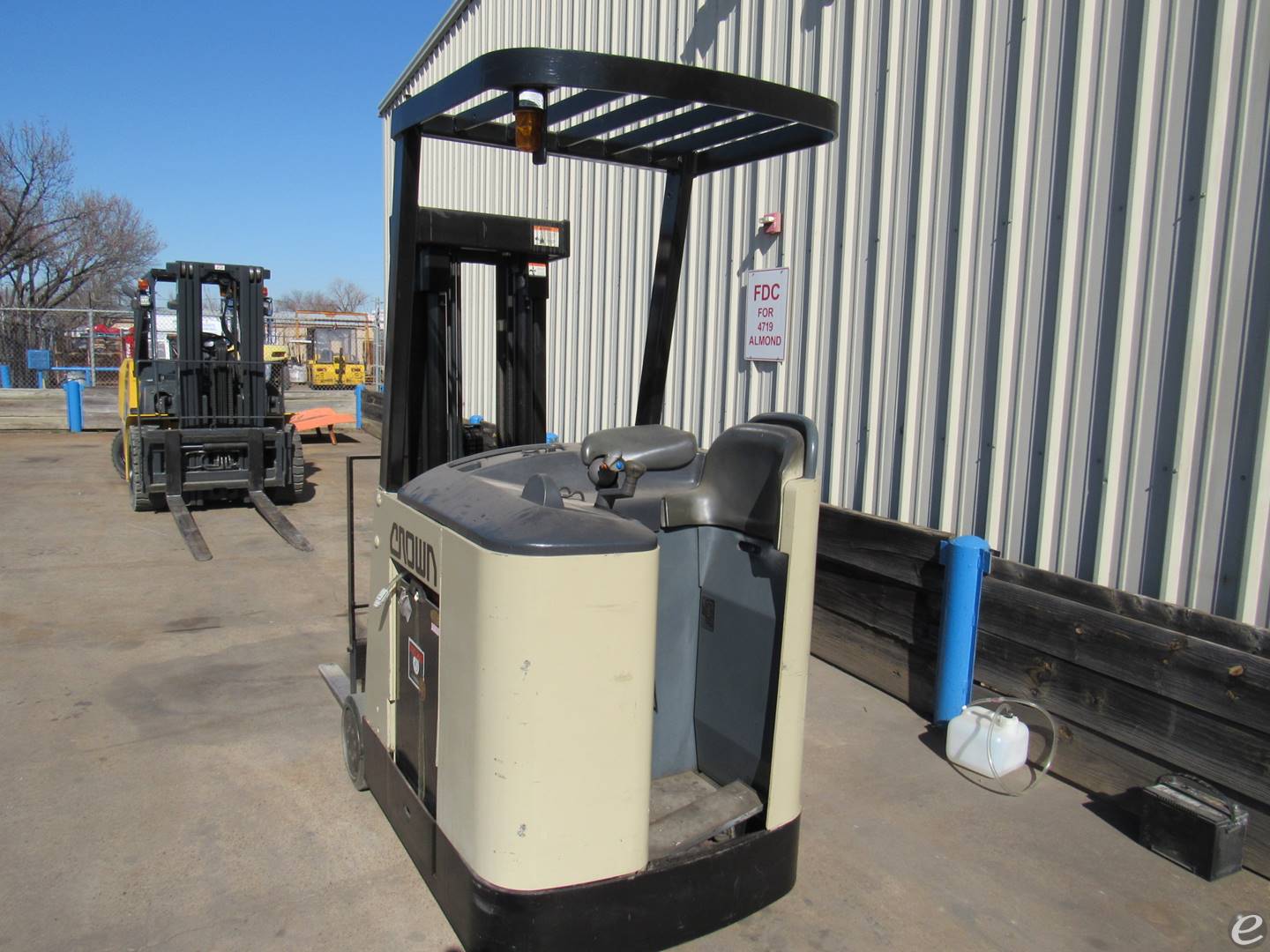 2004 Electric Crown RC3000 Electric Stand Up End Control (Docker)